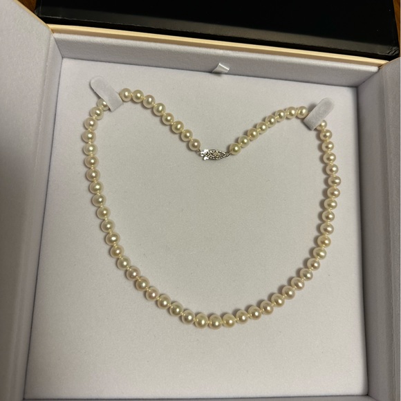 Jewelry | The Pearl Source Necklace Brand New | Poshmark